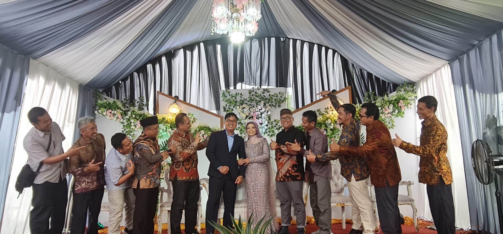 Kamad Bersama GTK MAN 2 Kota Malang Hadiri Pernikahan Salah Satu Guru ...