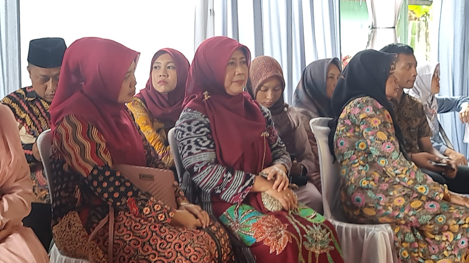 Kamad Bersama GTK MAN 2 Kota Malang Hadiri Pernikahan Salah Satu Guru ...