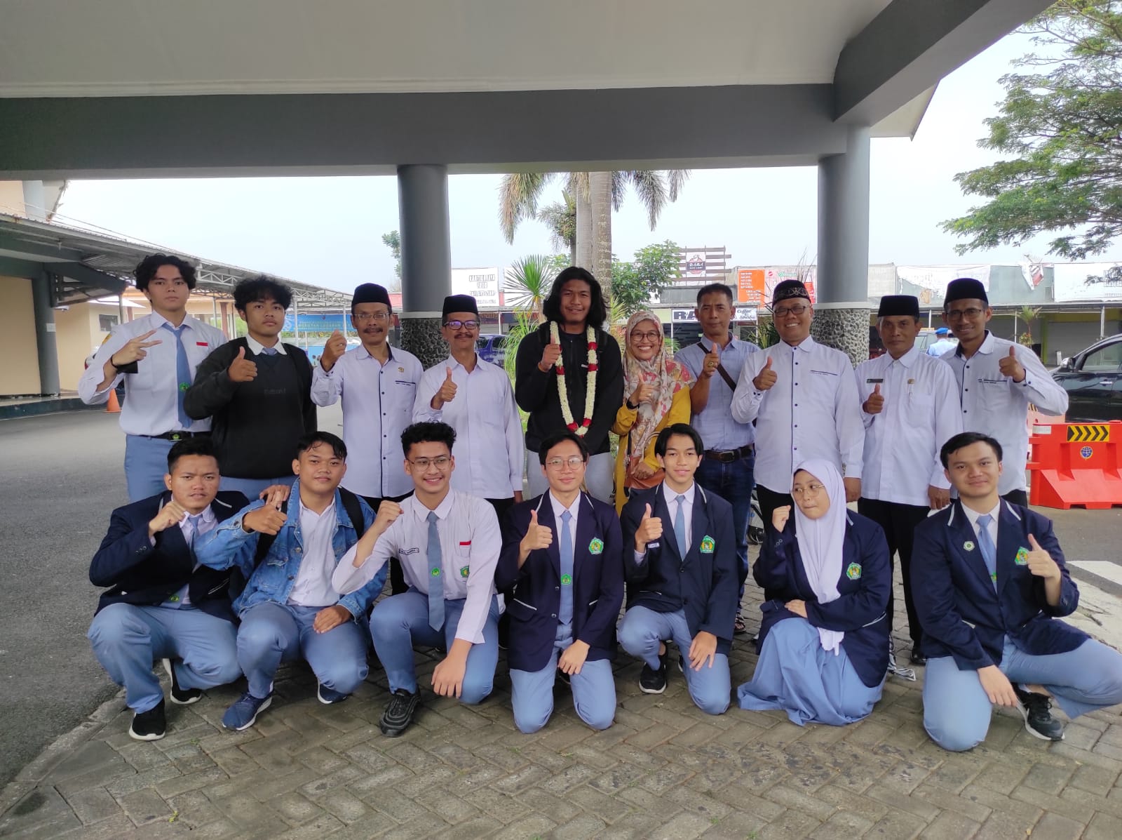 Go Global MAN 2 Kota Malang “ Program Unggulan Madu Manja” Antar Faisal ...