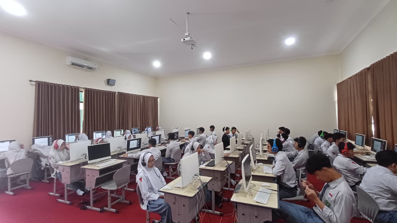 MAN 2 Kota Malang Gelar Tes TOEFL bagi Siswa Kelas XII Bekerja Sama ...